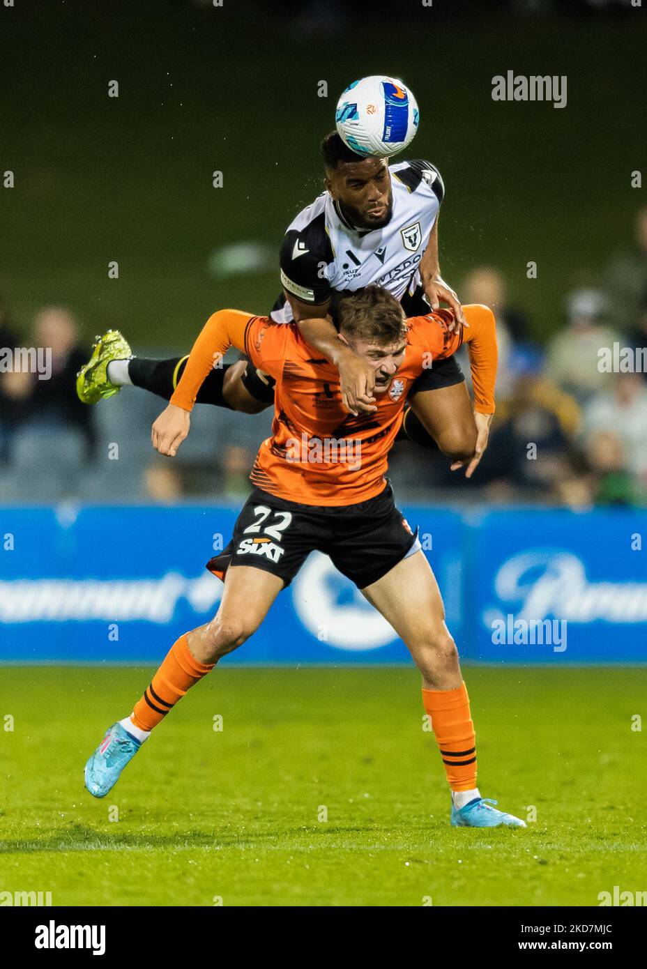 Adrian Mariappa, des Bulls et Alexander Parsons, du roar, se dispute le ...