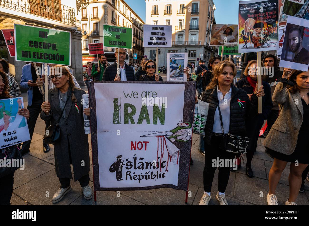 Madrid, Espagne. 05th novembre 2022. Des personnes protestant avec des ...