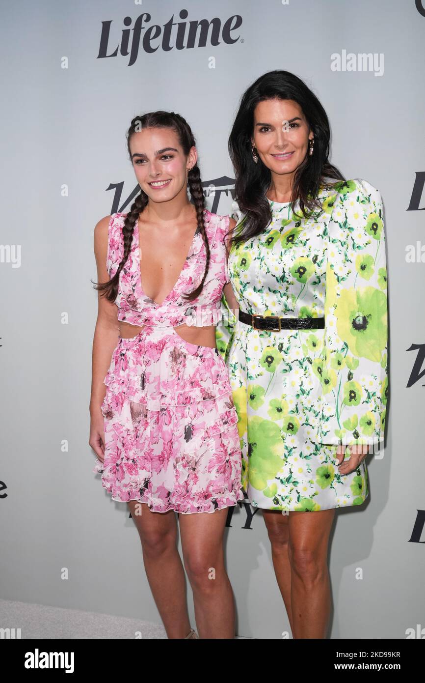 NEW YORK, NEW YORK - 05 MAI : Finley Faith Sehorn et Angie Harmon ...