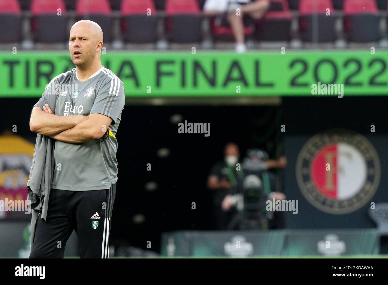 Arne Slot Manager de Feyenoord Rotterdam regarde pendant l'entraînement ...