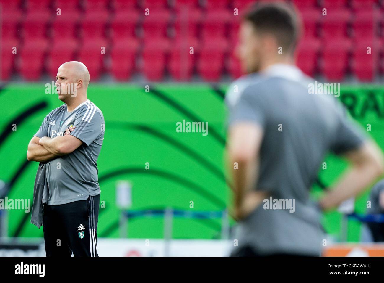 Arne Slot Manager de Feyenoord Rotterdam regarde pendant l'entraînement ...
