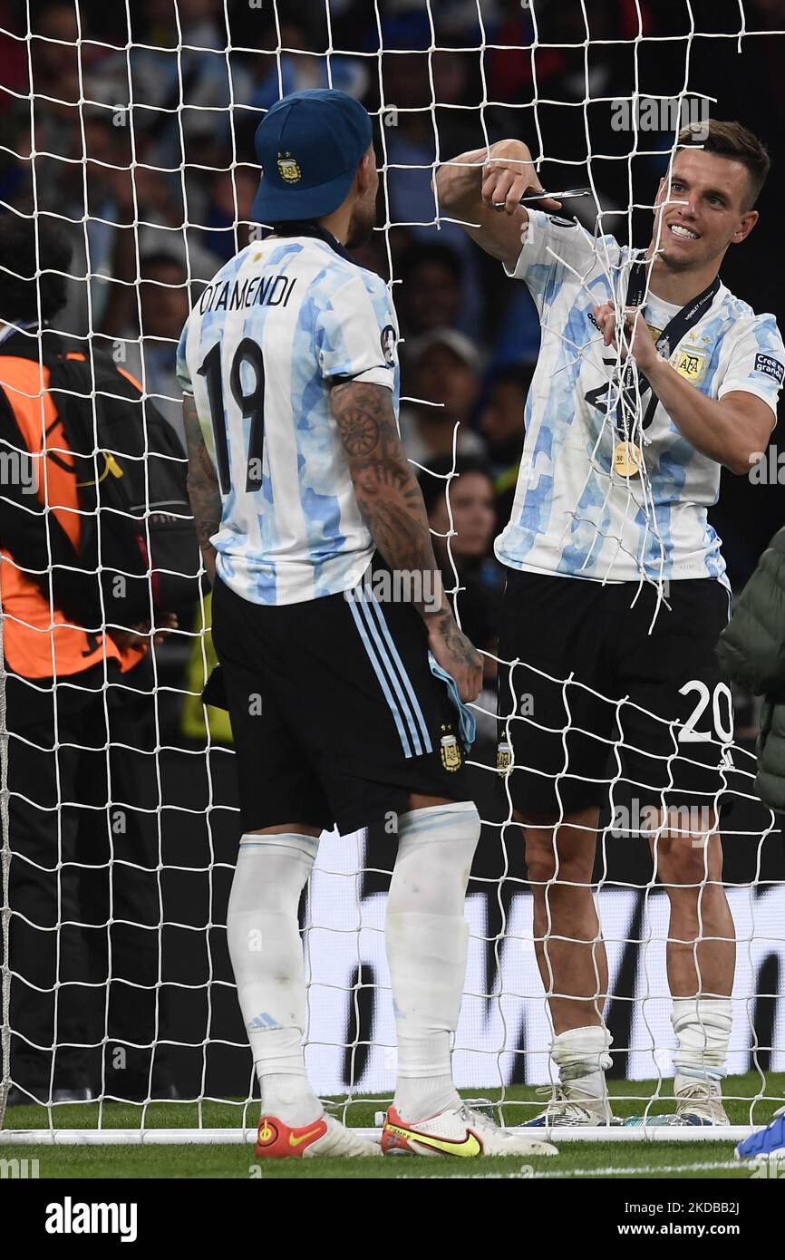 Giovani lo Celso (Villarreal CF) et Nicolas Otamendi (SL Benfica) d'Argentine célèbrent la ...