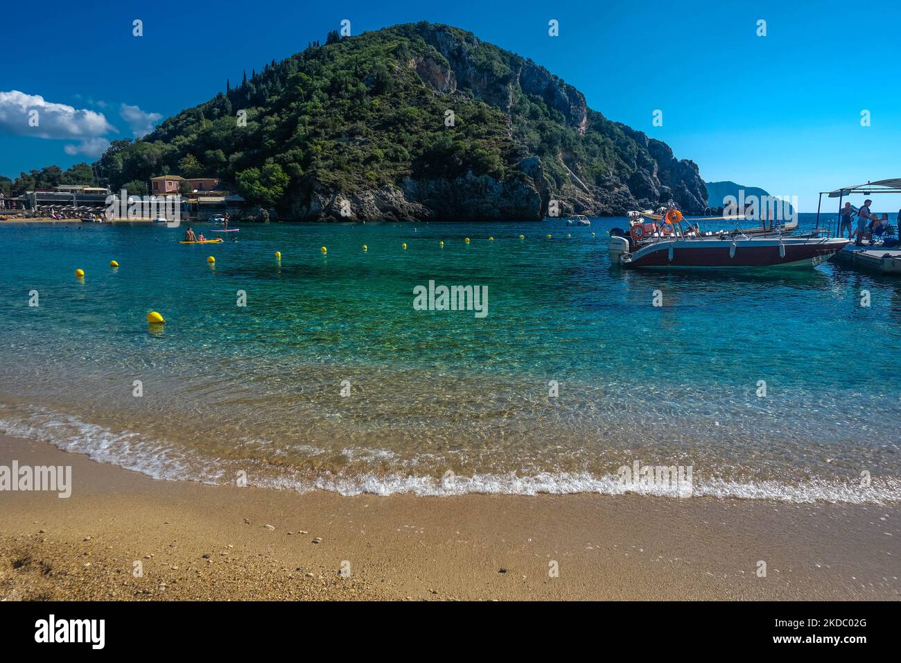 Île de Corfou, Grèce: 07-10-20212: Vue sur la magnifique baie de ...