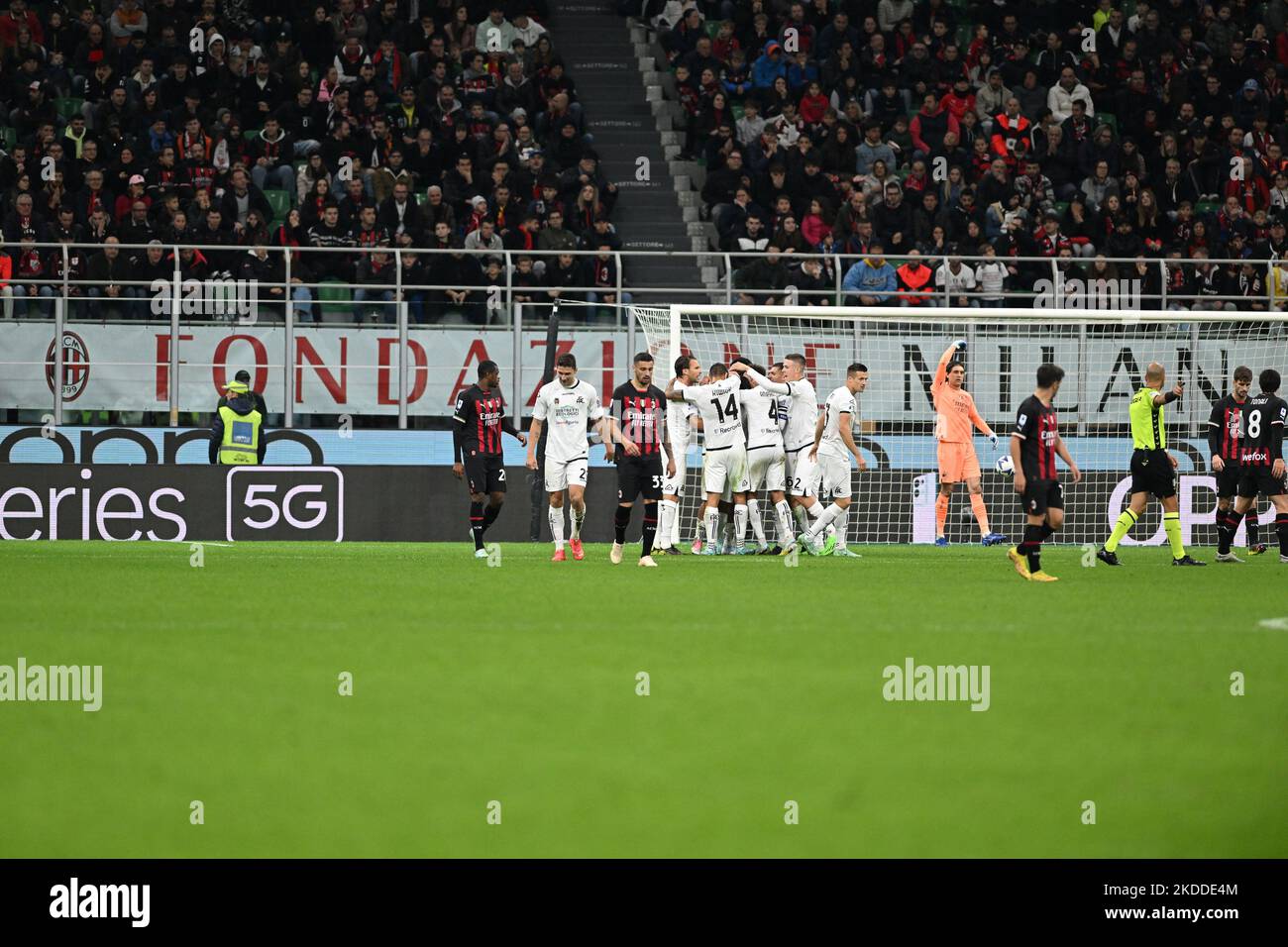 Daniel Maldini d'AC Spezia célébrant après un but pendant la série ...