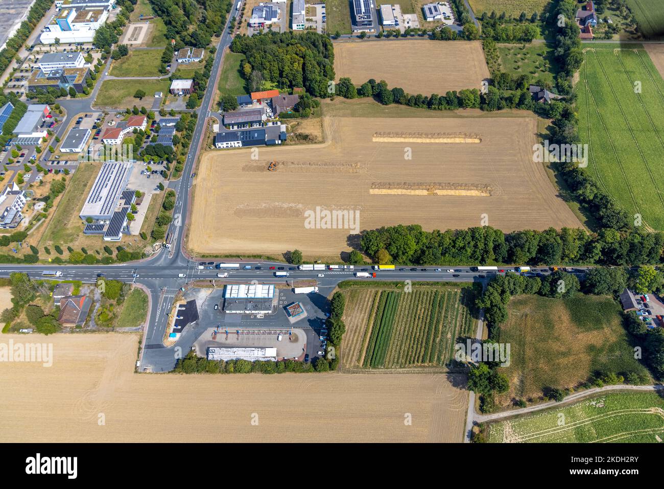 Aral gas station Banque de photographies et d’images à haute résolution ...