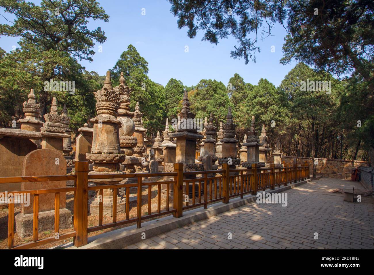 Lingyan temple Banque de photographies et d’images à haute résolution - Alamy