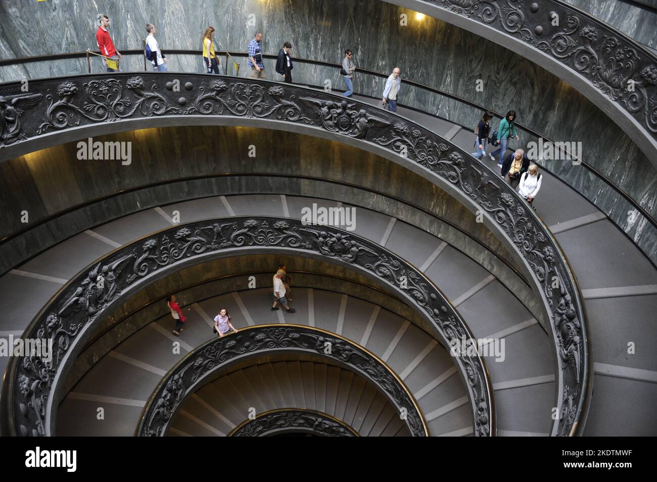 Italie. Latium. Rome. Musées du Vatican. L'escalier de Bramante est un ...