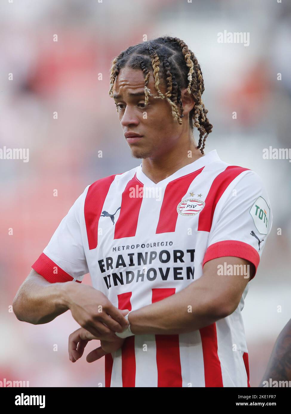 EINDHOVEN - Xavi Simons de PSV Eindhoven lors du match amical entre PSV ...