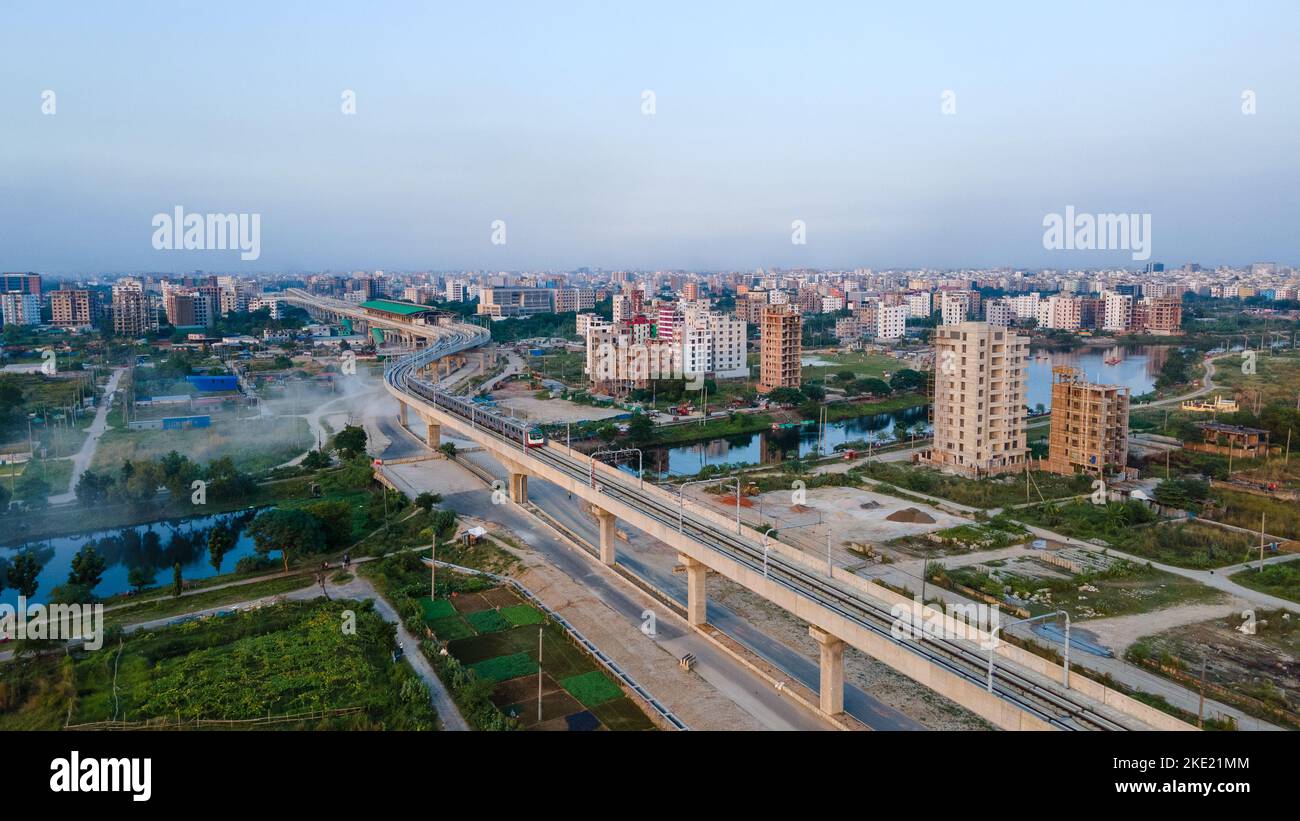 Métro de Dhaka avec paysage de Dhaka City Bangladesh Photo Stock - Alamy