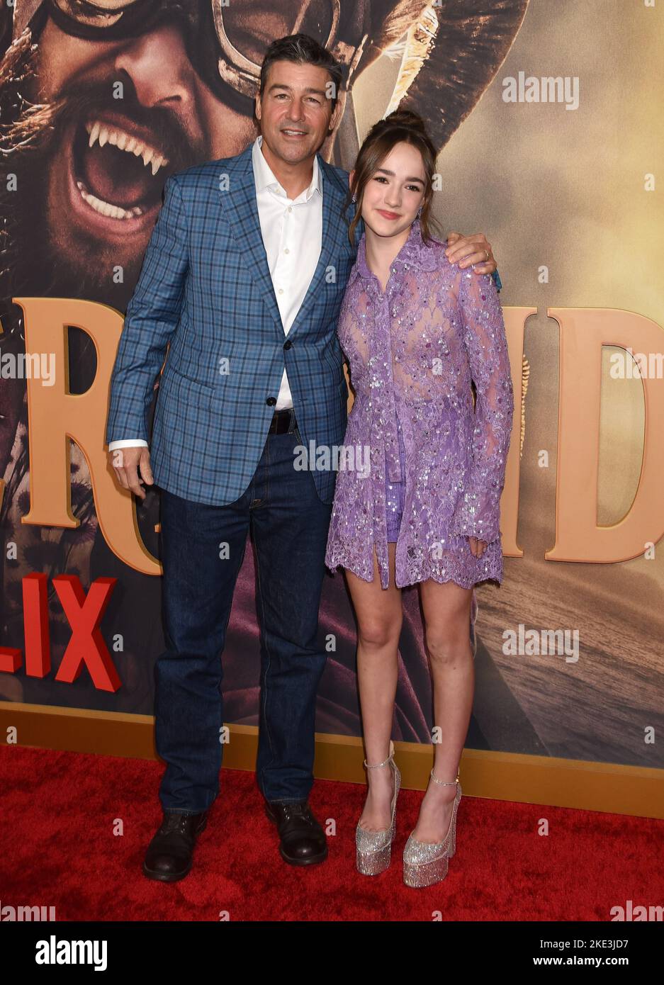 Kyle Chandler et Marlow Barkley arrivent à la première de 'Slumberland ...