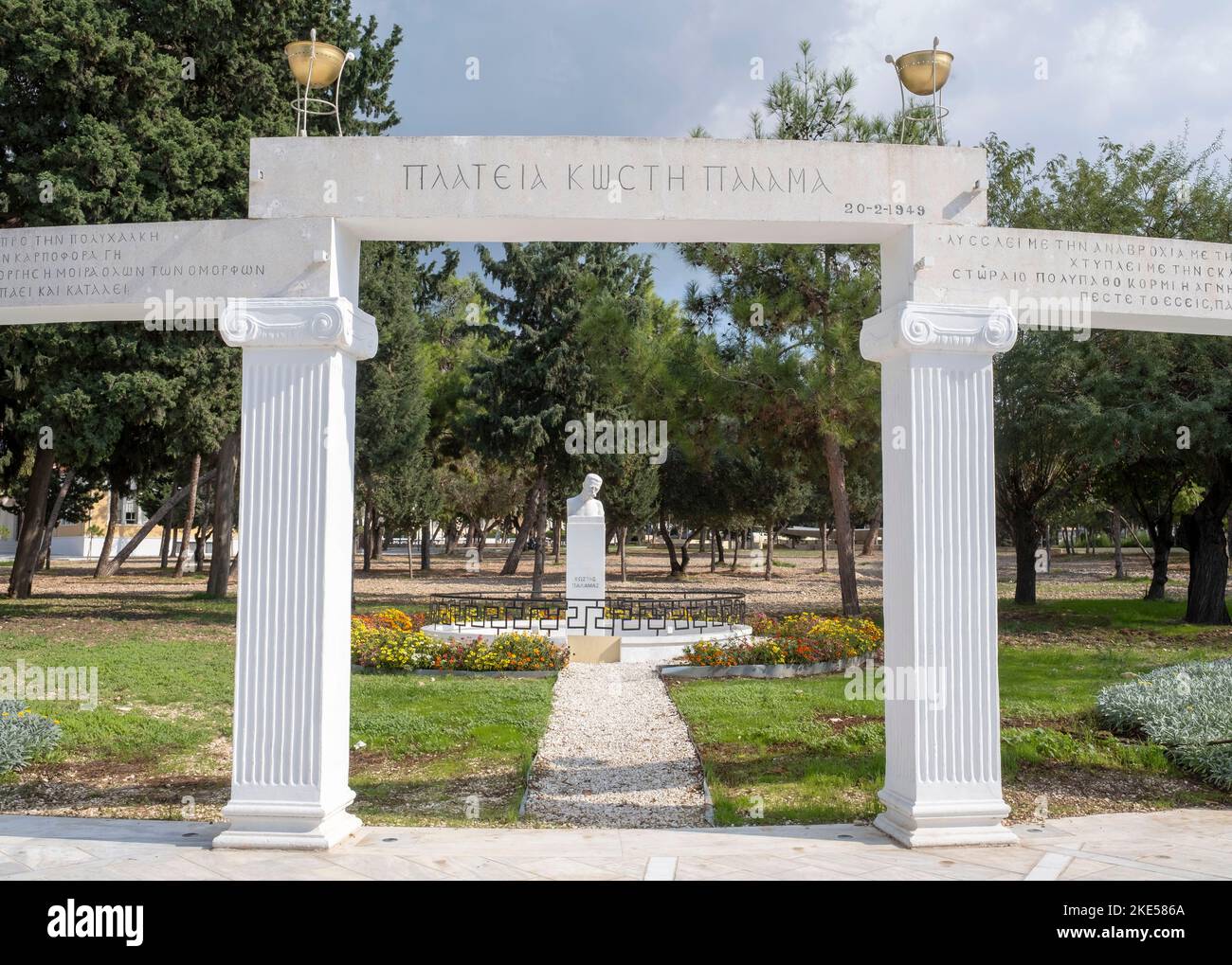 Statue de kostis palamas pafos Banque de photographies et d’images à ...