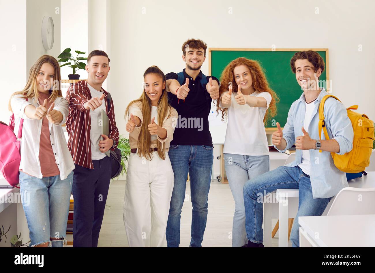 élèves En Classe Banque De Photographies Et Dimages à Haute Résolution
