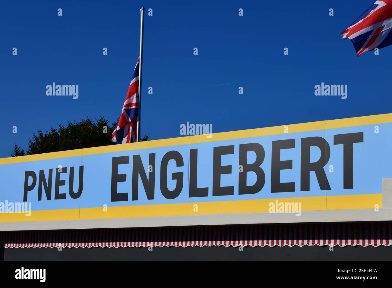 Pneu englebert Banque de photographies et d’images à haute résolution ...