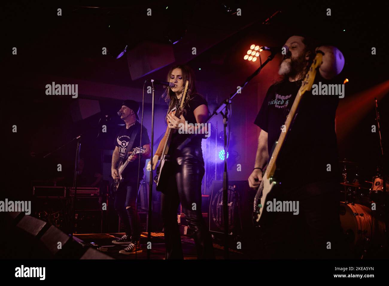 Cassidy Paris, en live avec Wicked Smile au Hard Rock Hell XV, novembre ...