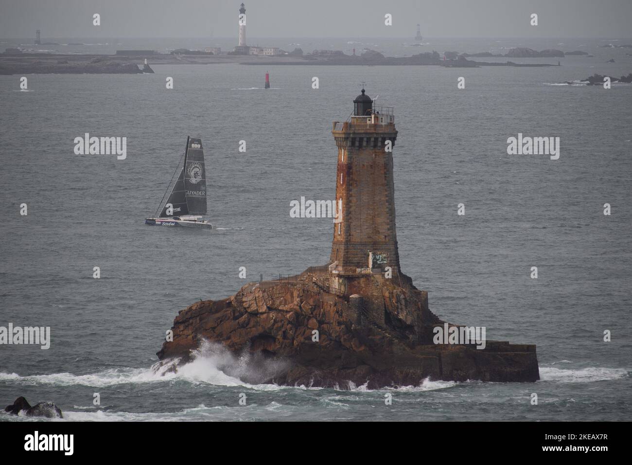 Rhum Multi, Guyader-Saveol, Skipper Gwen Chapalain, passage du raz de ...