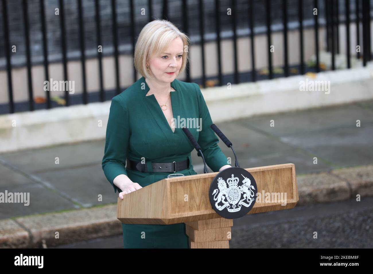 Le Premier ministre Liz Truss quitte l'année No10 pour la dernière fois ...