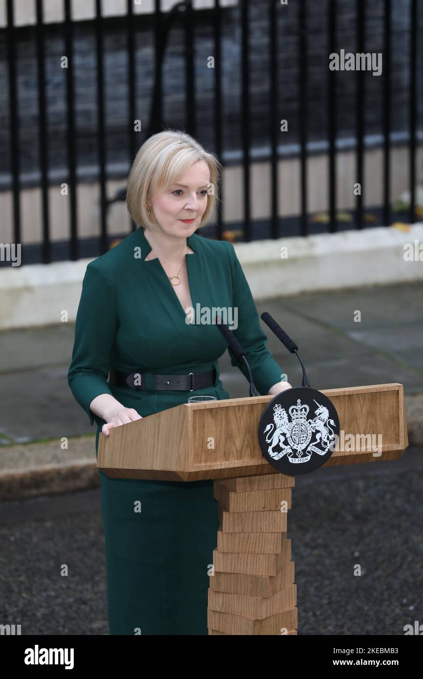 Le Premier ministre Liz Truss quitte l'année No10 pour la dernière fois ...