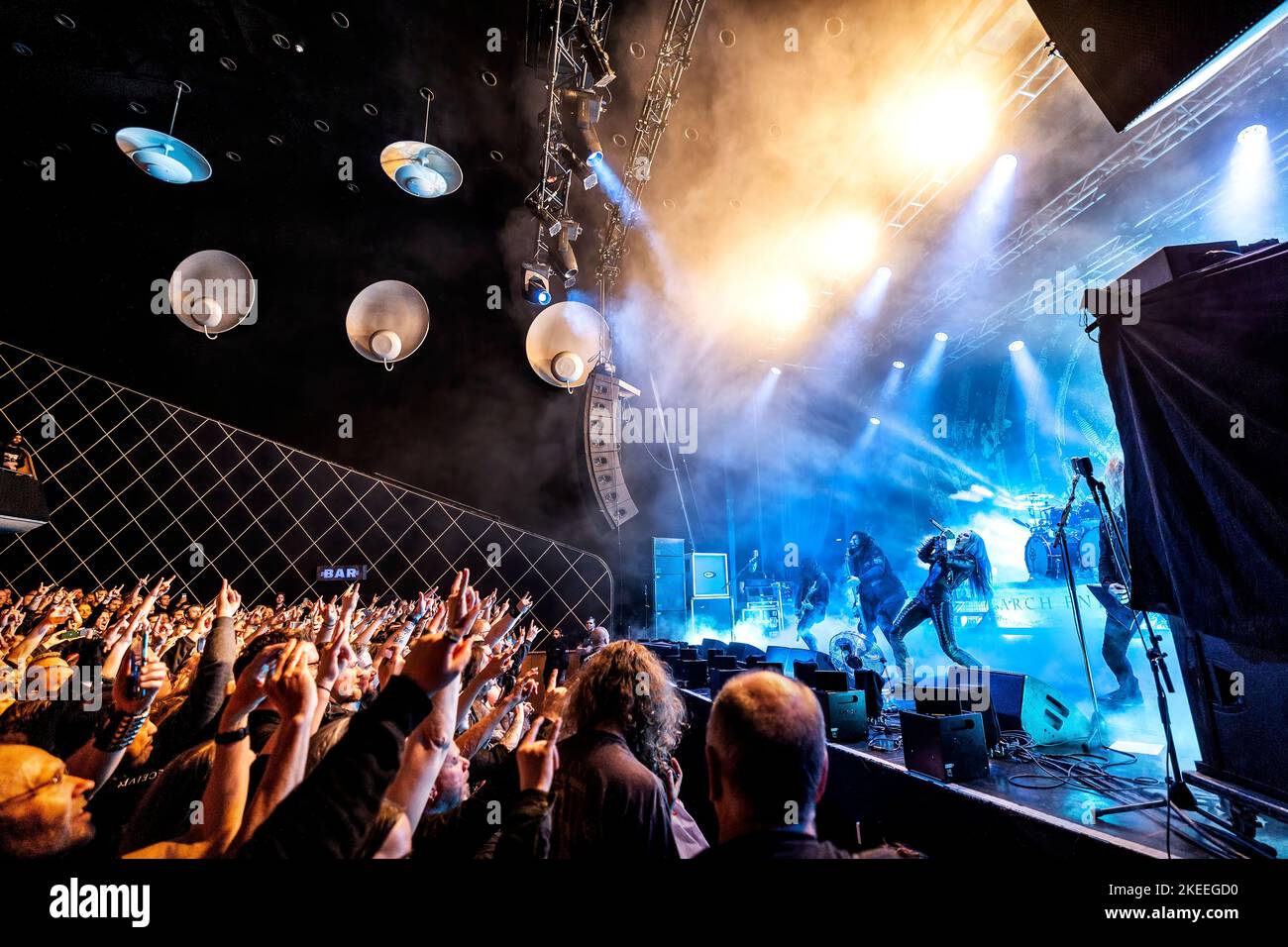 Arch enemy stage Banque de photographies et d’images à haute résolution ...