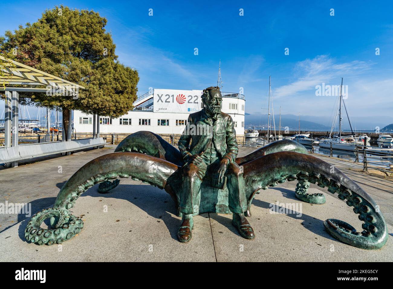 Monument of jules verne Banque de photographies et d’images à haute ...