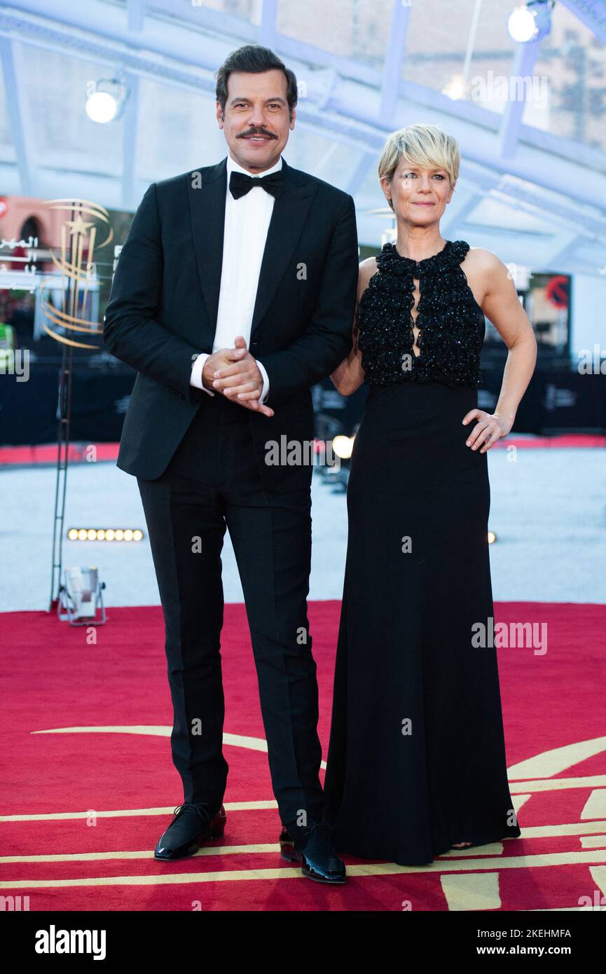 Laurent Lafitte et Marina Fois participant à l'hommage à James Grey Red ...