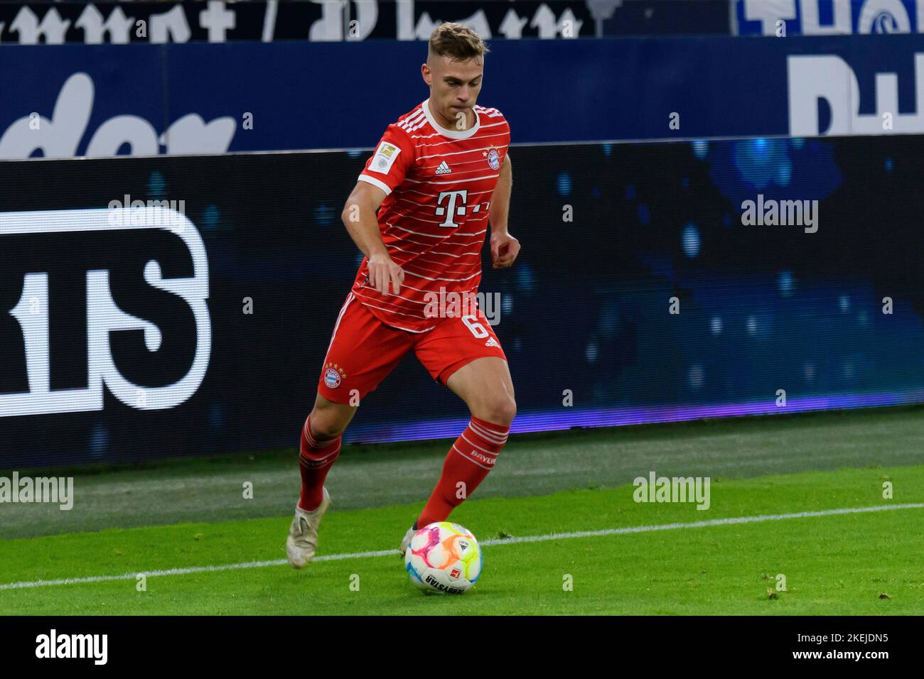 Joshua KIMMICH (M) avec ballon, action simple avec ballon, action ...
