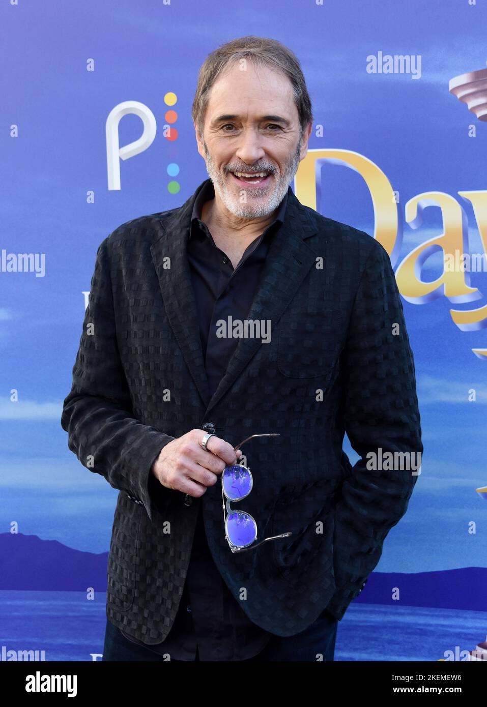 George DelHoyo arrivant à l'événement de la journée des « Days of Our ...