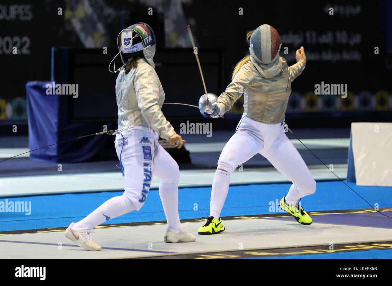 Alger. 14th novembre 2022. Caroline Queroli (R) de France concurrence ...