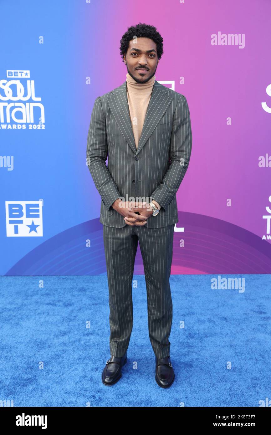 Lenny Thomas arrive pour les Soul train Awards 2022 à l'arène d'Orléans ...