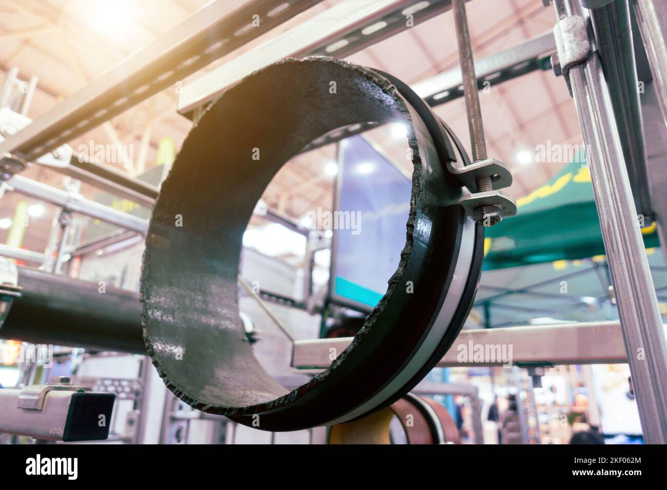 Systeme fixation conduite Banque de photographies et d’images à haute ...