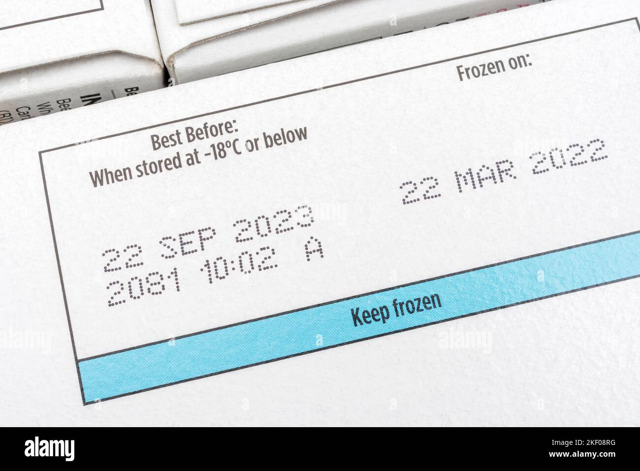 Gros plan de la nourriture meilleure avant la date / BBD sur une boîte ...