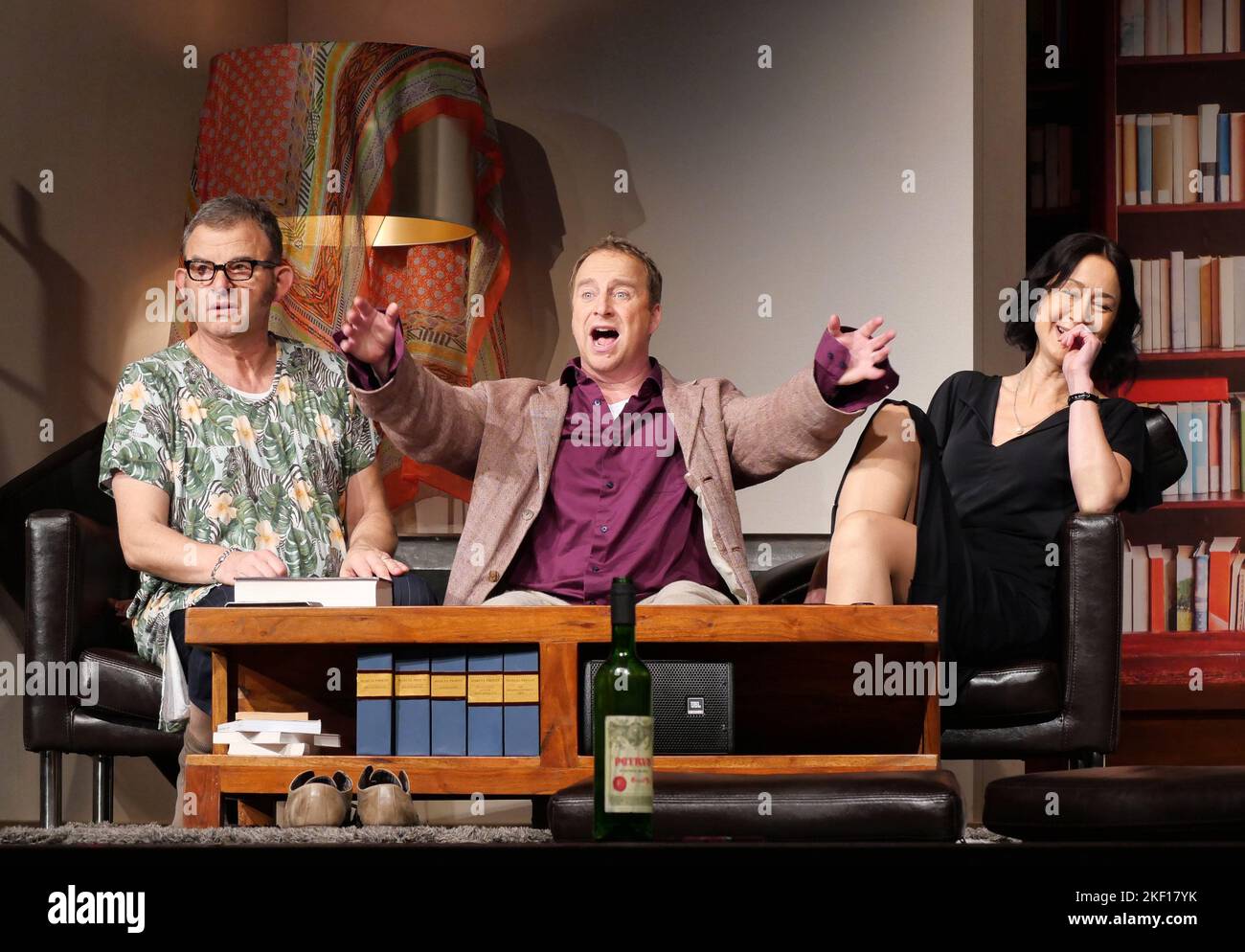 09 novembre 2022, Berlin: Les acteurs Dominique Horwitz (Pierre ...