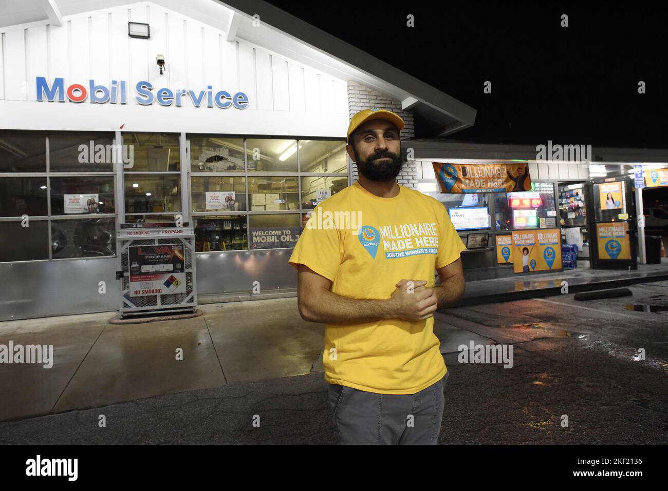 Altadena, États-Unis. 8th novembre 2022. Danny Chahayed, fils de Joe ...