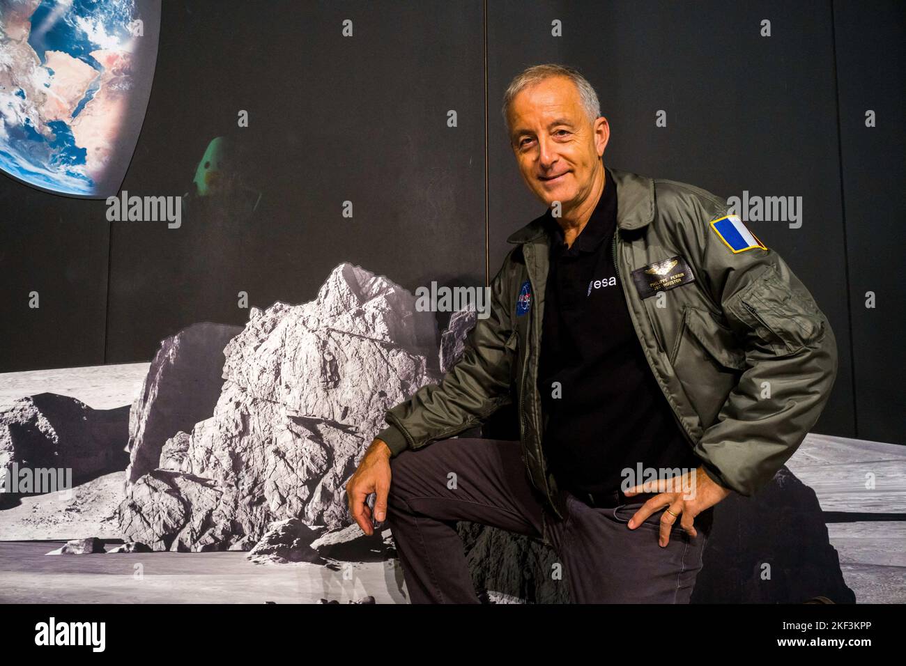 Philippe Perrin, astronaute, dans l'espace d'exposition, Episode II, le ...