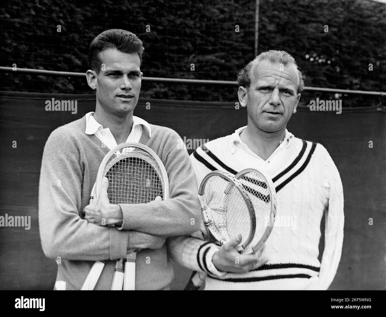 (G-D) Gardnar Mulloy et Hans Redl avant leur match - Redl a perdu son ...