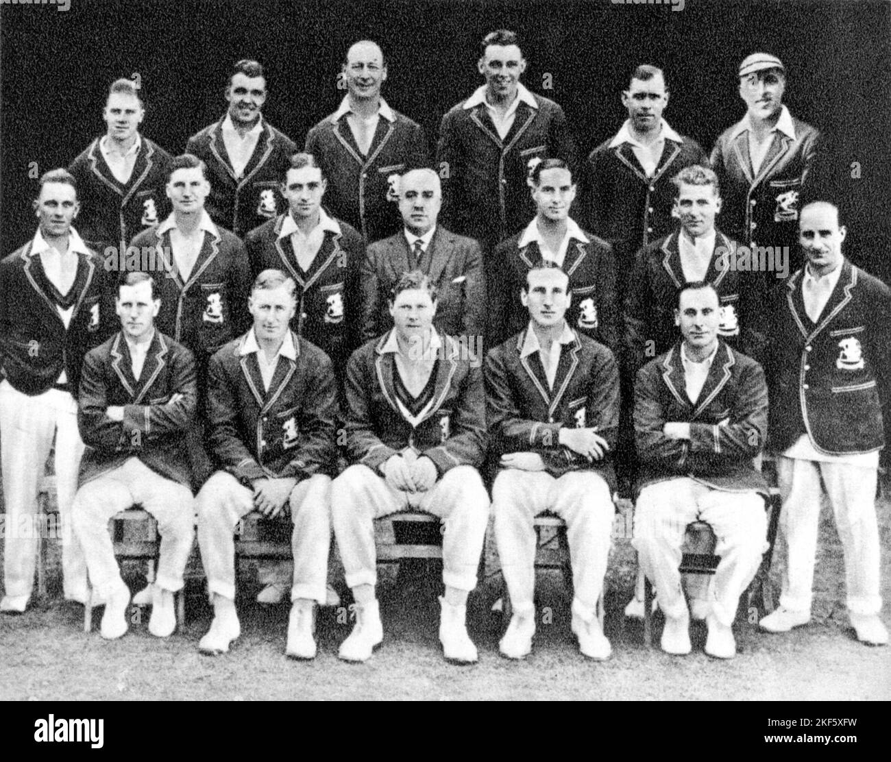 L'équipe d'Angleterre qui a visité l'Australie : (rangée arrière, l-r ...