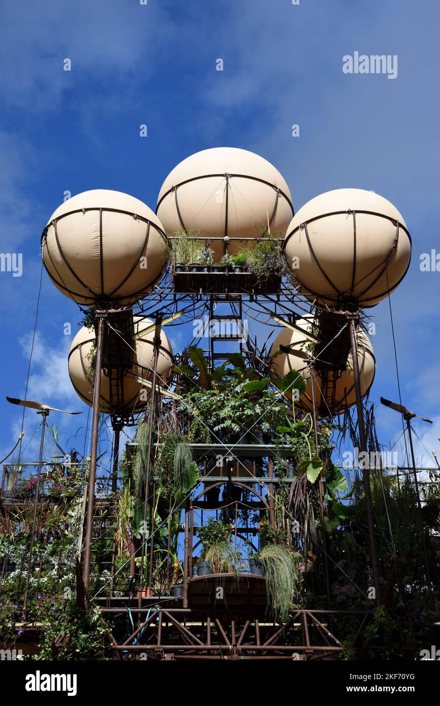 Une machine à voler futuriste ou la contraction « Aéroflorale ...