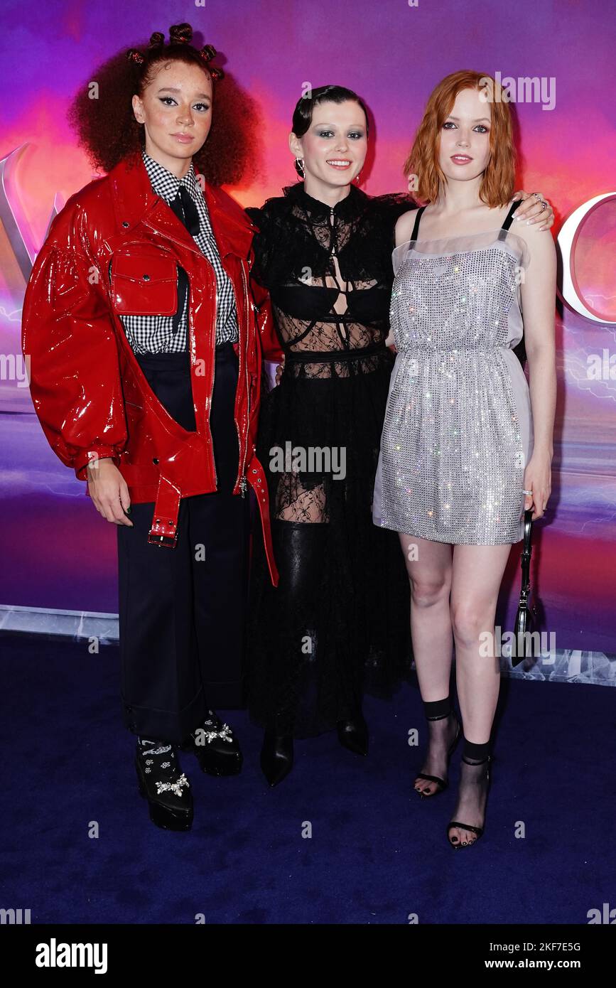 Erin Kellyman, Ruby Cruz et Ellie Bamber assistent à la projection de ...