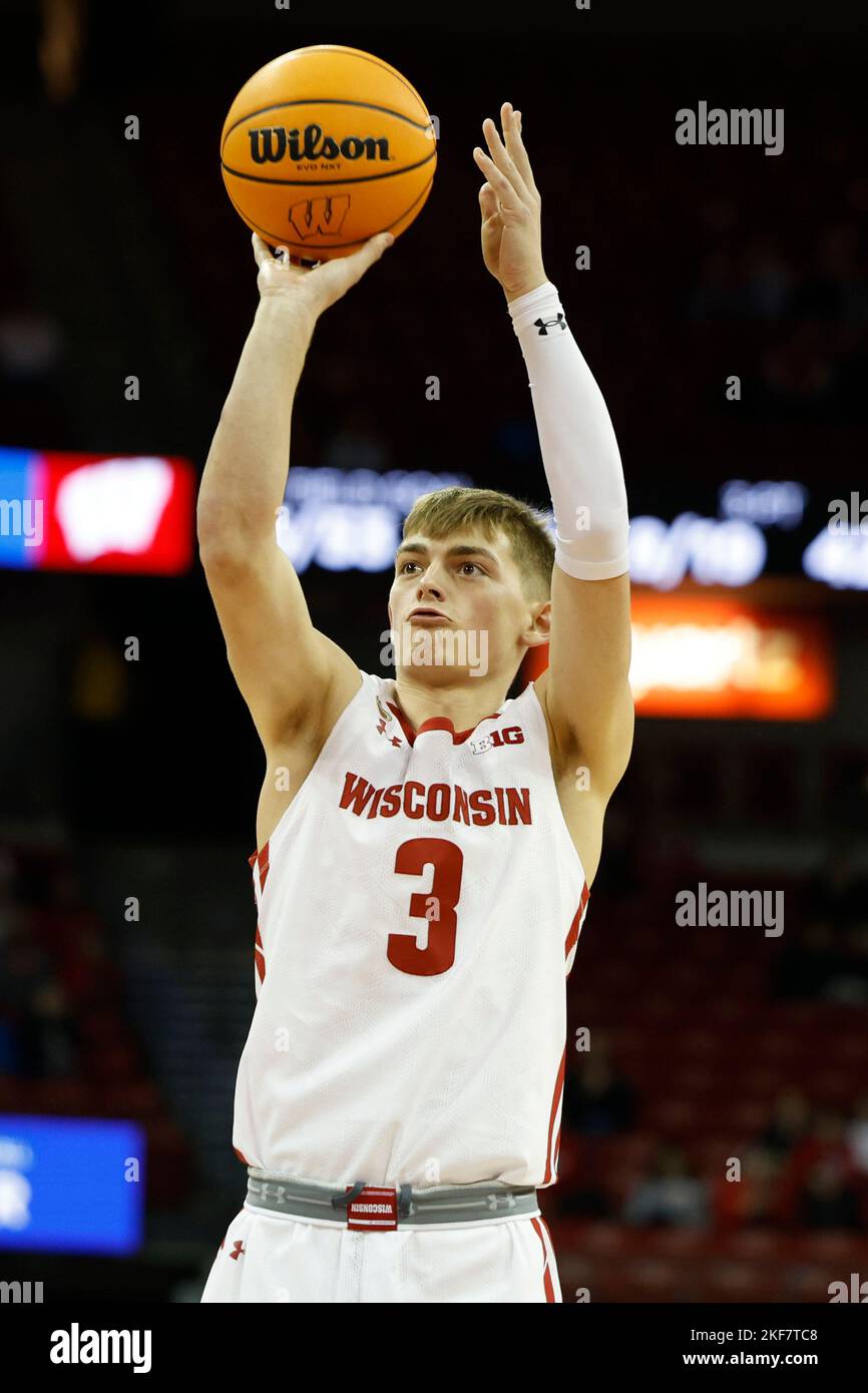 15 novembre 2022: Le garde des blaireaux du Wisconsin Connor Essegian ...