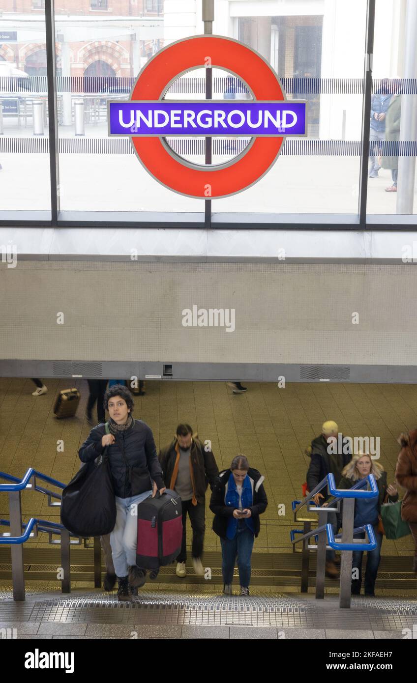 London kings cross signe souterrain Banque de photographies et d’images ...