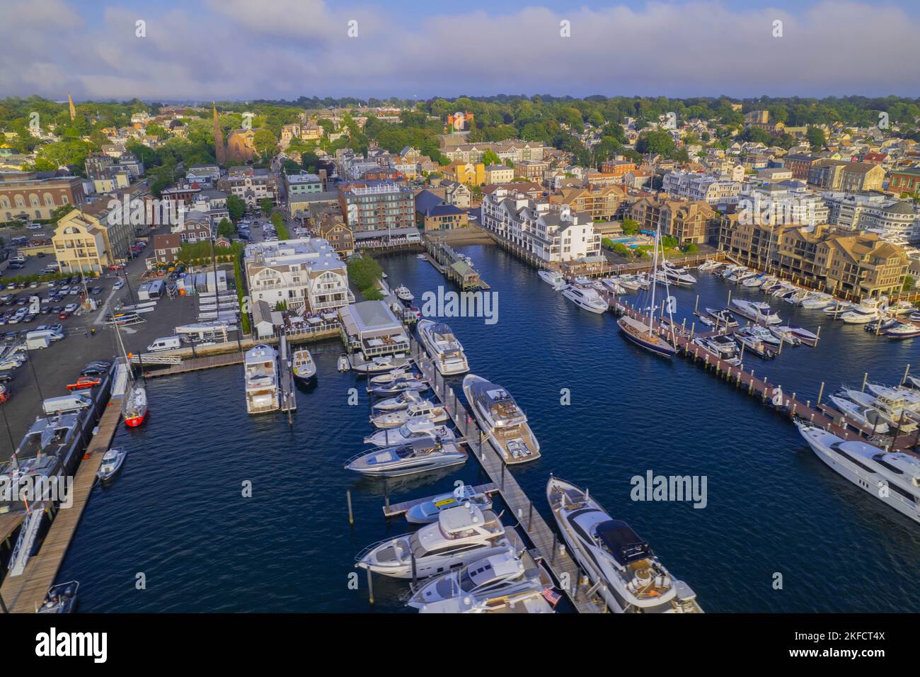 Une prise de vue aérienne du port de Newport, dans le Rhode Island ...