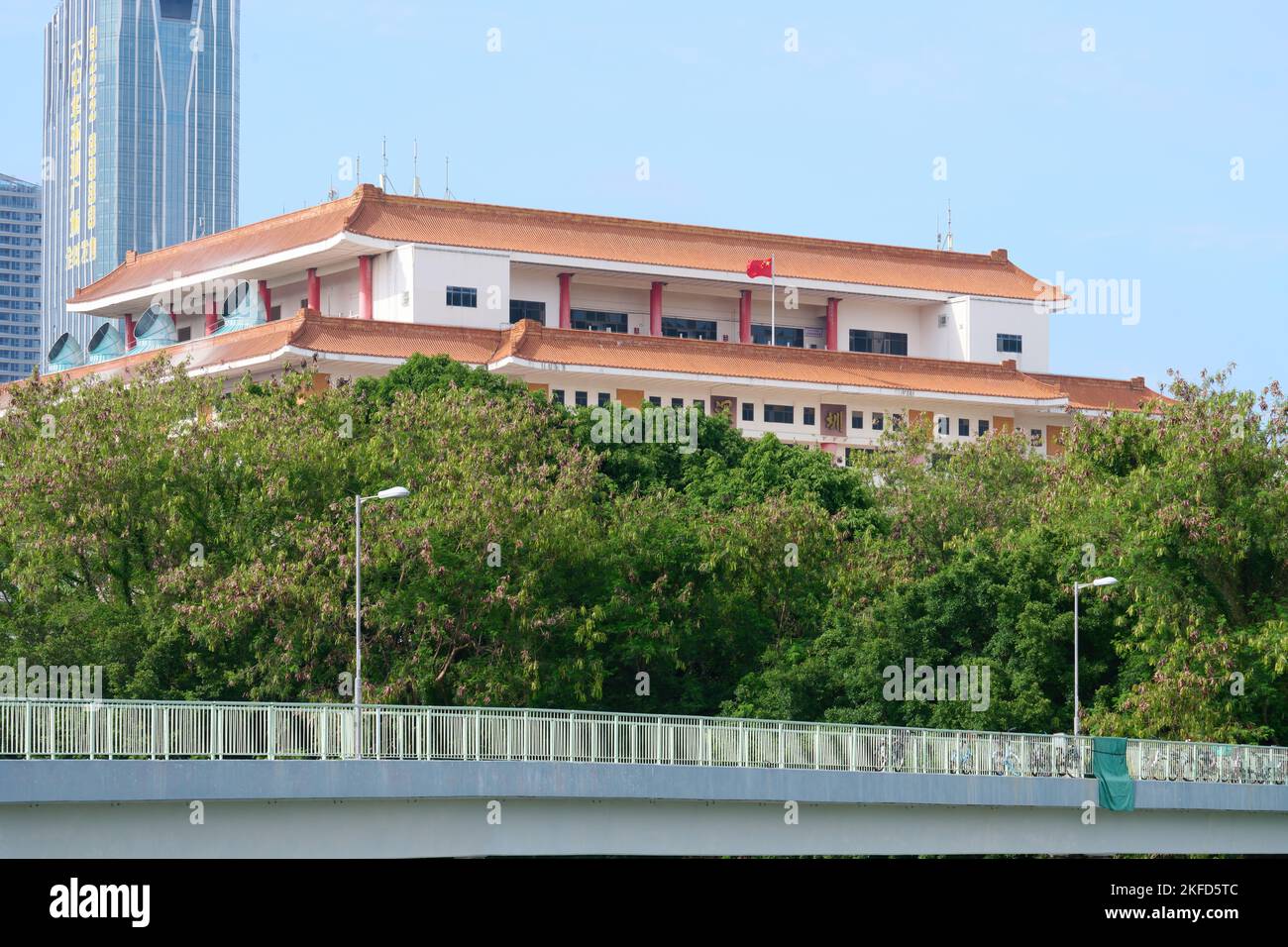 Le port de Luohu à Lo Wu, Hong Kong par une journée ensoleillée avec de ...