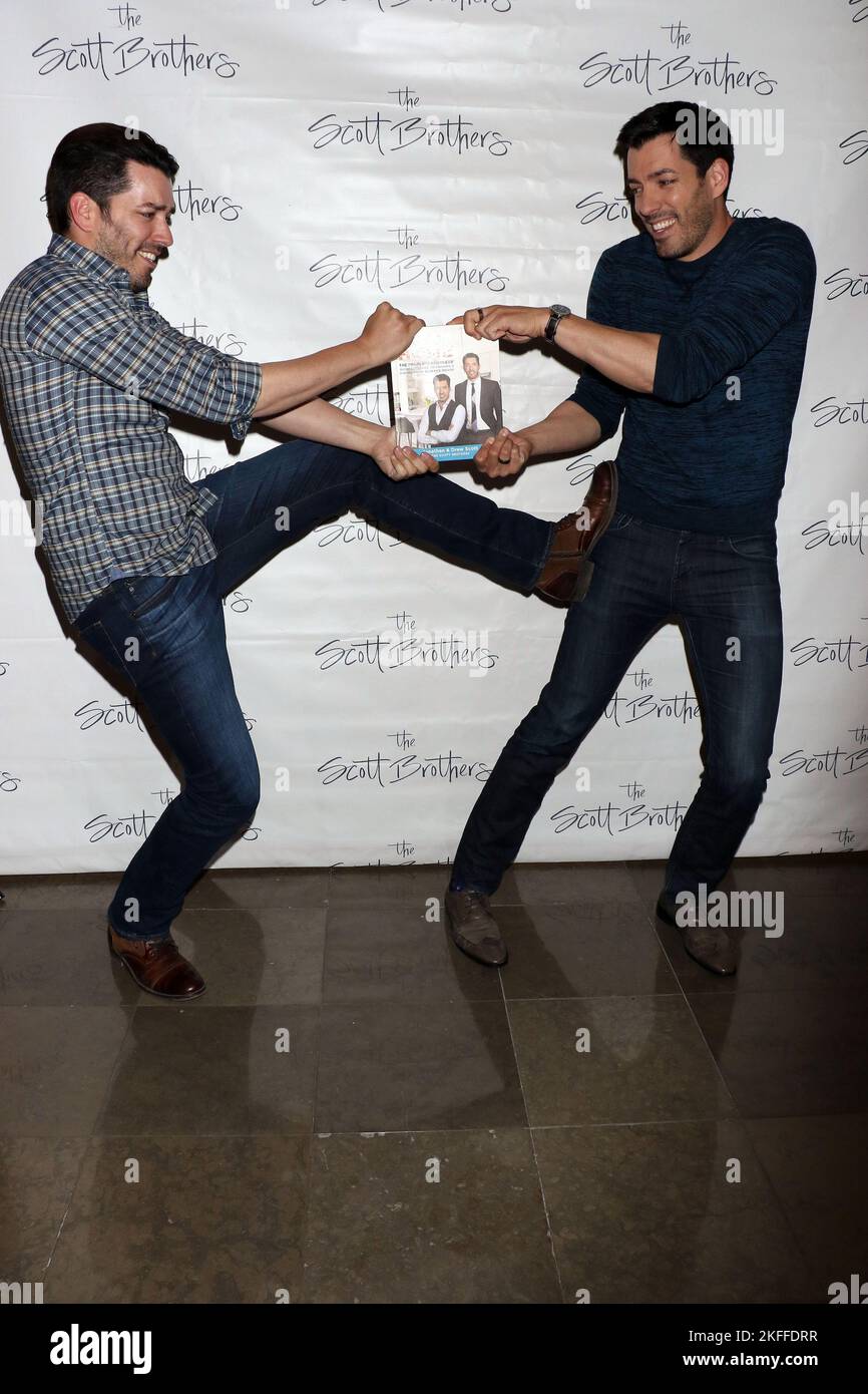 Drew scott and jonathan scott property brothers Banque de photographies ...