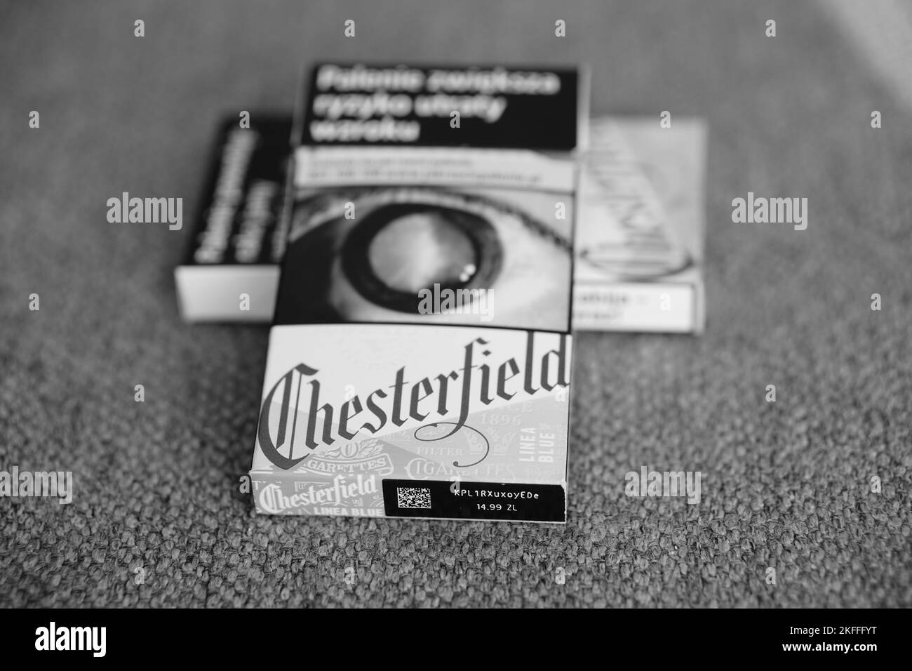 Chesterfield cigarette Banque d'images noir et blanc - Alamy