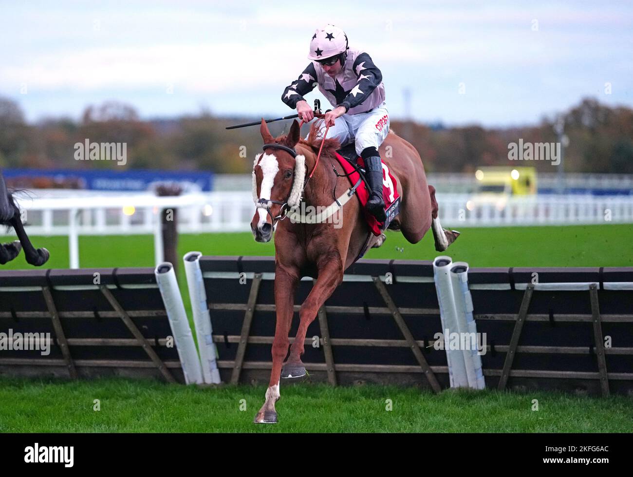 Le questionneur est happé par le jockey Henry Brooke sur le chemin de ...