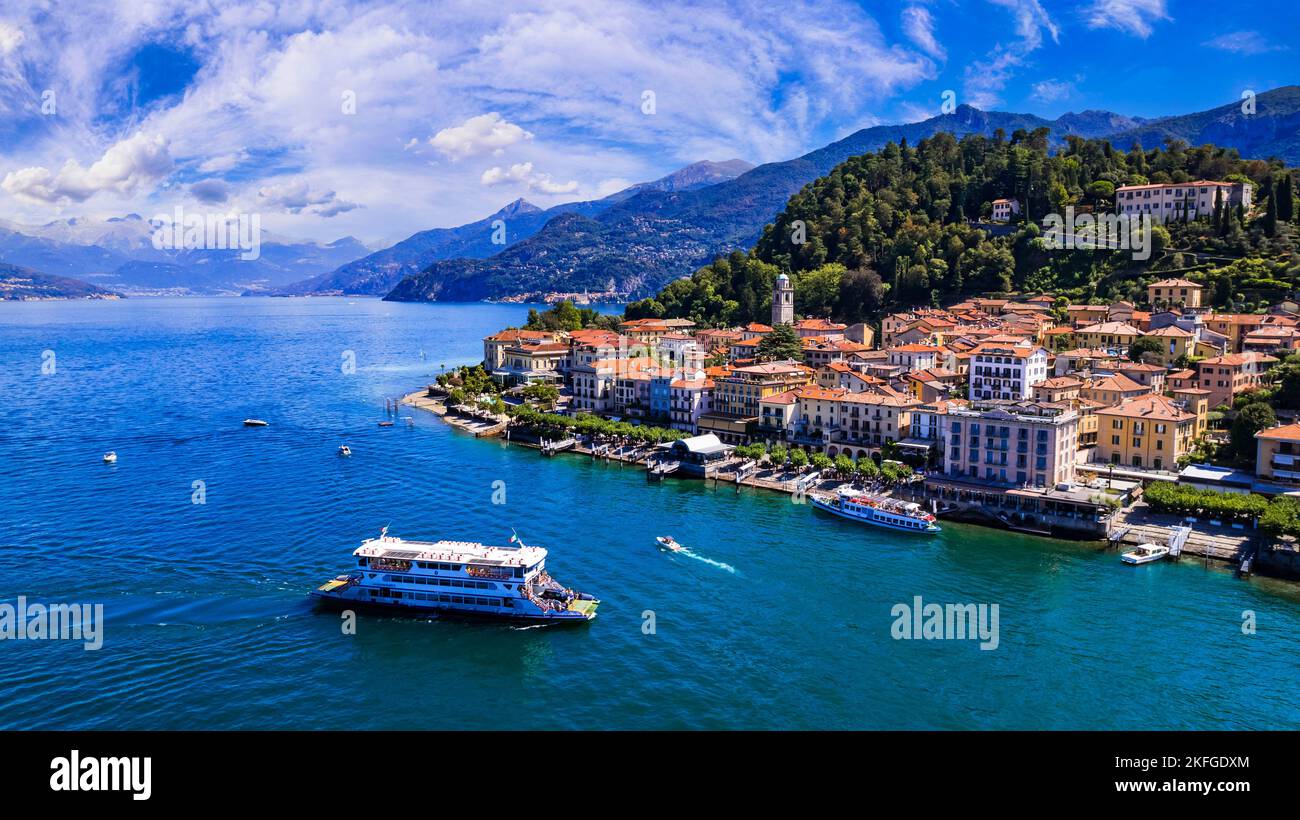 L'un des plus beaux lacs d'Italie - Lago di Como. Vue panoramique aérienne du beau village de ...