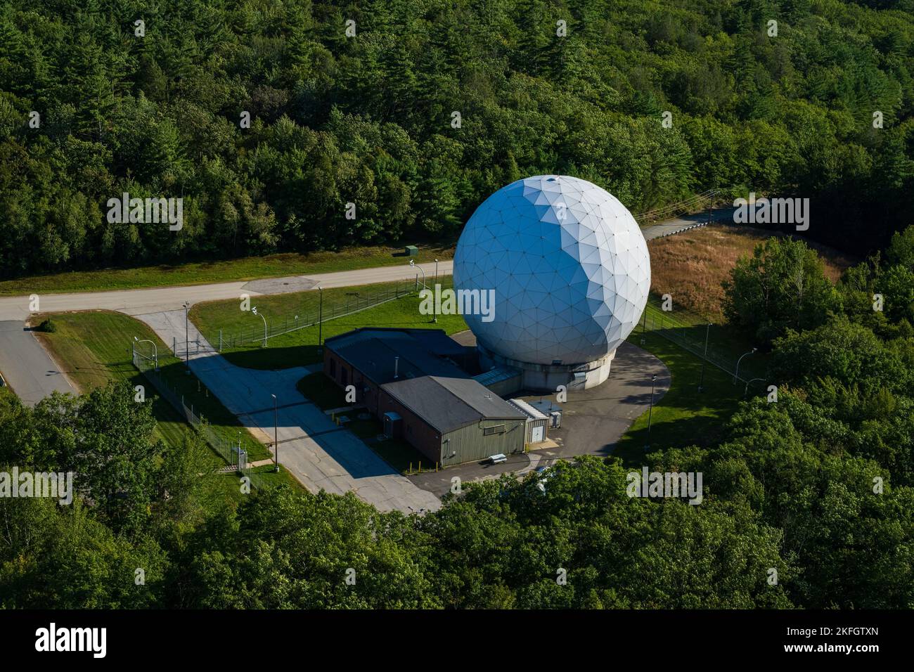 NOUVELLE STATION DE LA FORCE SPATIALE DE BOSTON, N.H. – La photo est un ...