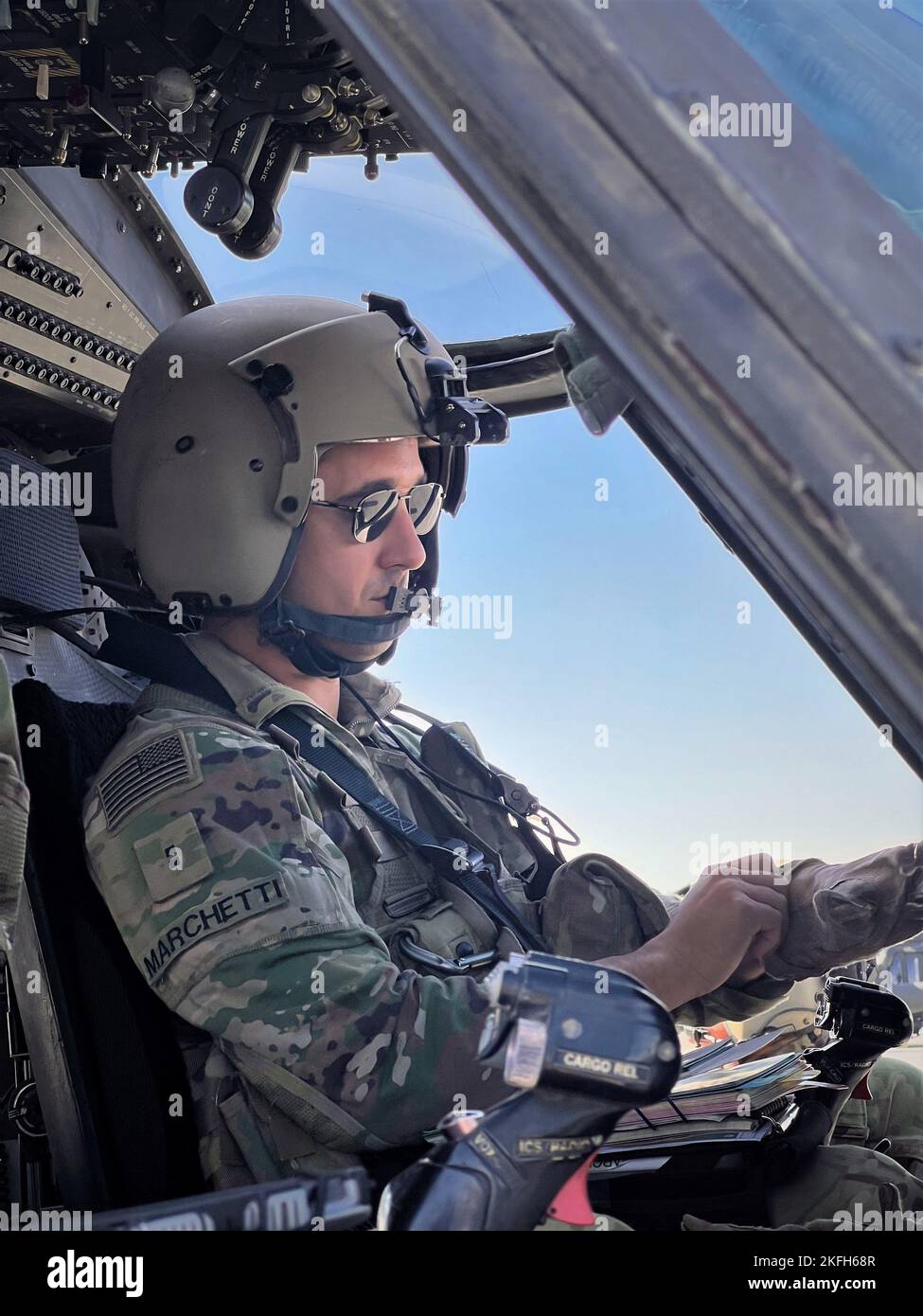 L'Adjudant-chef de l'armée américaine 2 James Marchetti, un pilote de ...