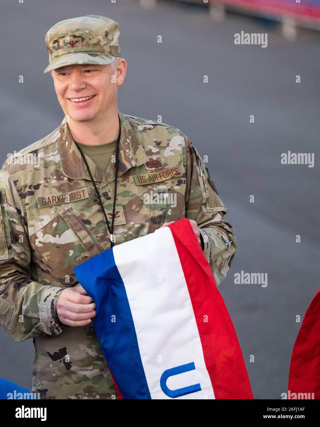 Le colonel Charles Barkhurst, vice-commandant de l'escadre de la base ...
