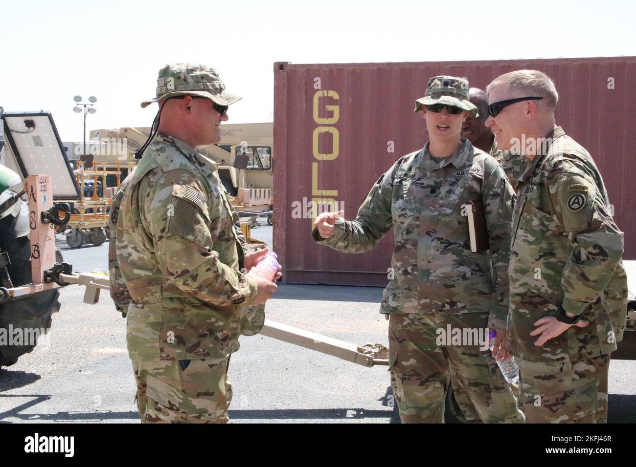 Le général Patrick D. Frank, commandant général de la U.S. Army Central ...