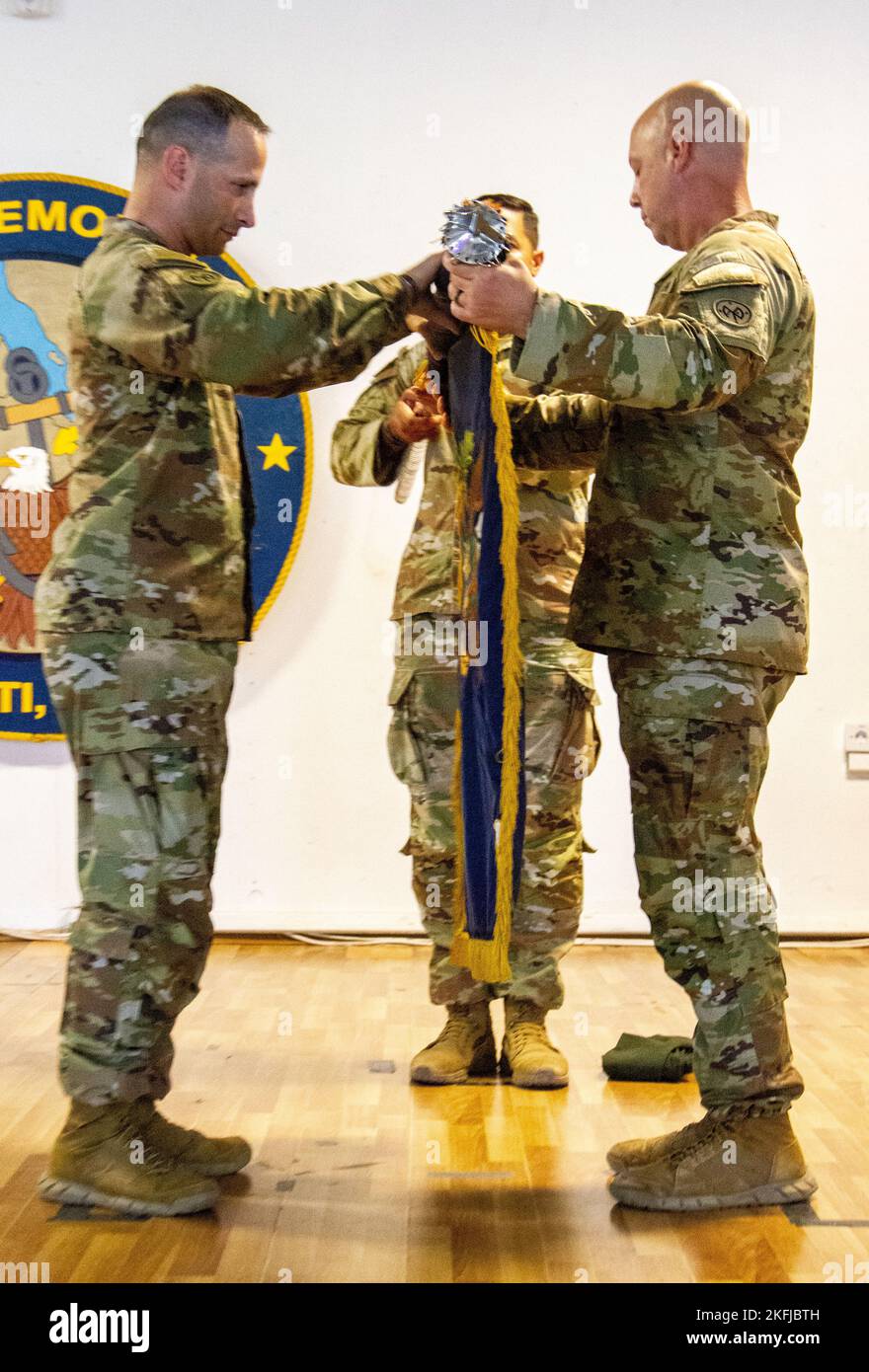 Le lieutenant-colonel Shawn Tabankin de l'armée américaine, commandant ...